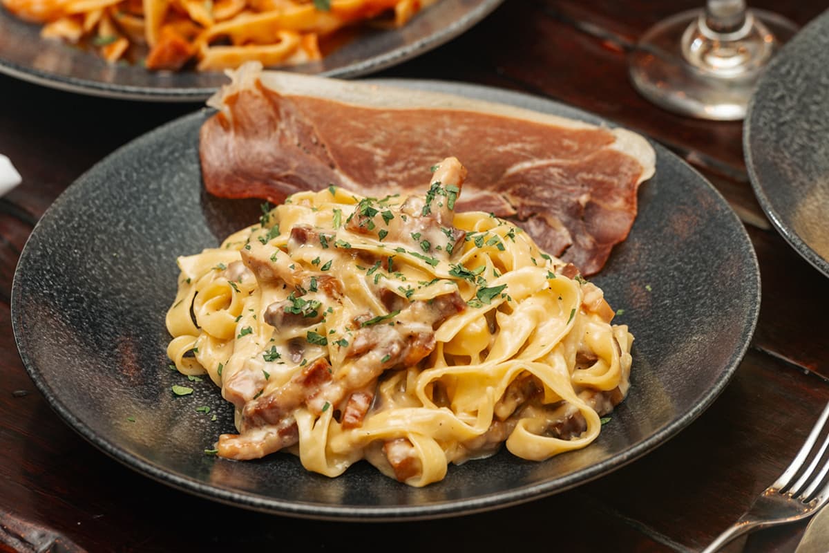 Italian Restaurant & Pizzeria Rochdale - Cenetta